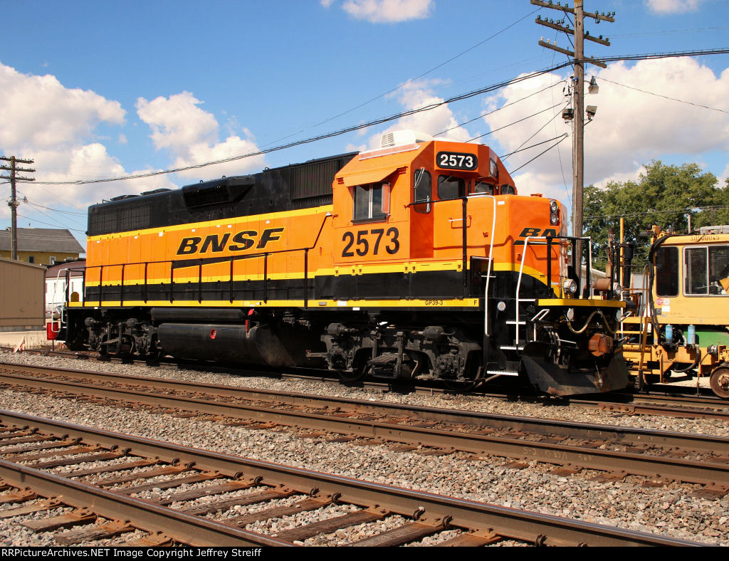 BNSF 2573